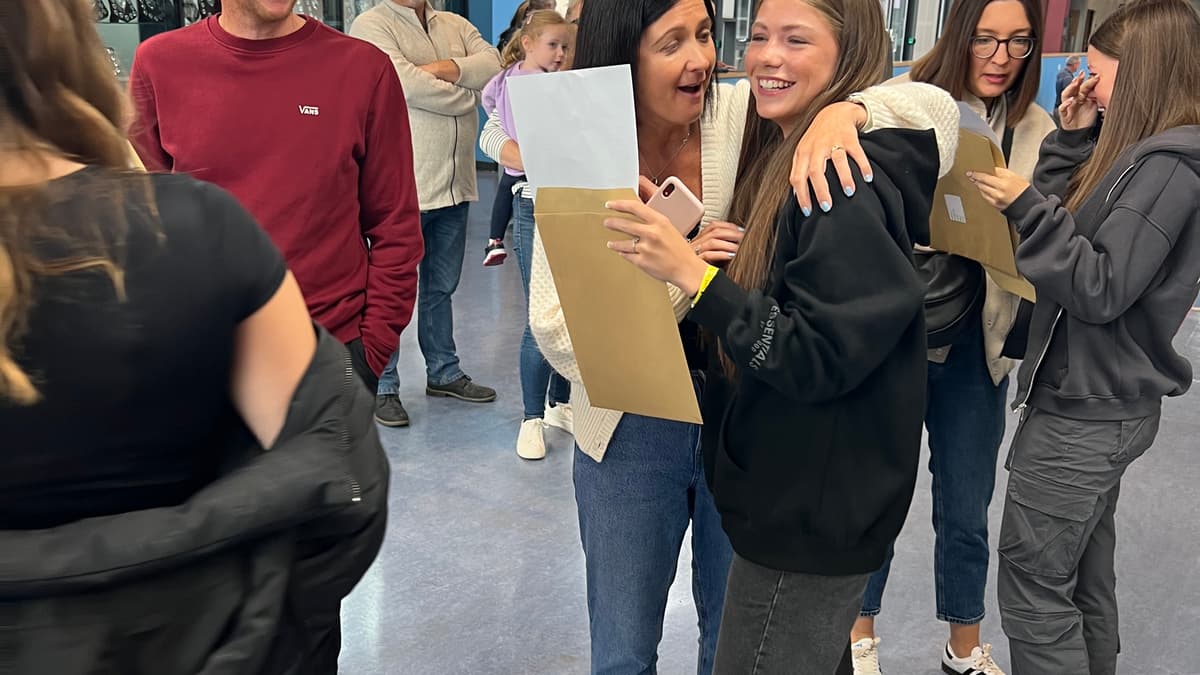 Writhlington School celebrates "fantastic" GCSE results | mnrjournal.co.uk