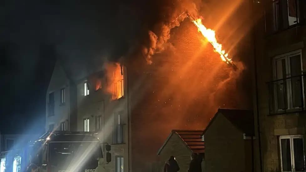 Fire engulfs Frome flat prompting major emergency response | mnrjournal ...