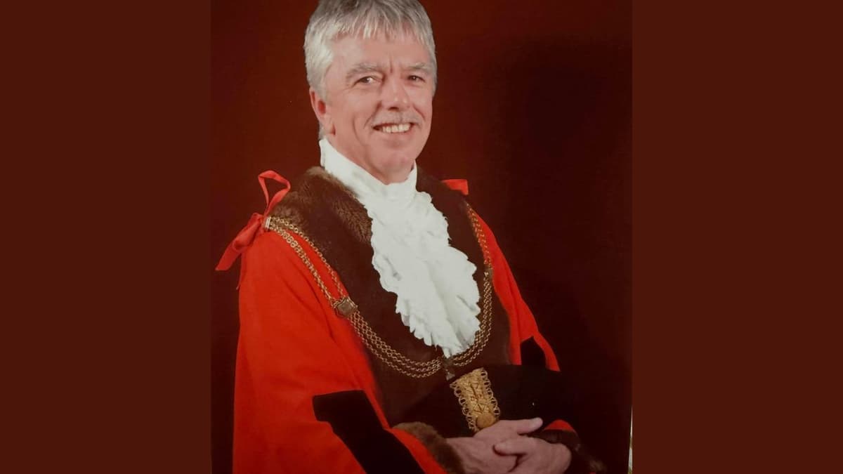Tributes paid following sudden death of Somerset councillor Tony ...